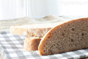 Pa de pagès integral al 40% [Azoteas] - Migas en la mesa