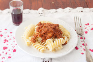 PASTA -FUSELLINI- CON SALSA DE ASADO [Asar mola. Los restos del asado ...